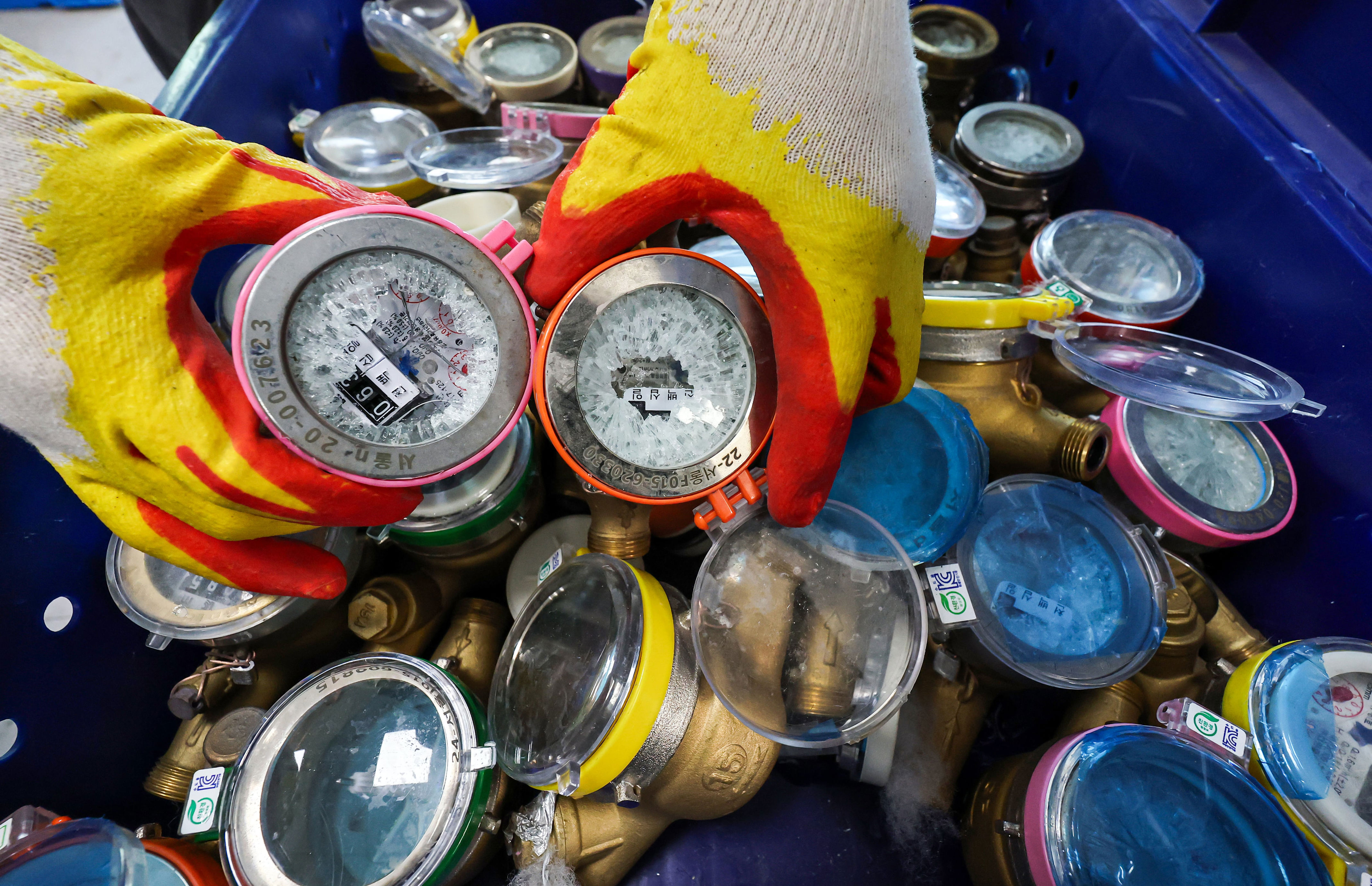 Seoul braces for deep freeze as 95 water meters freeze overnight