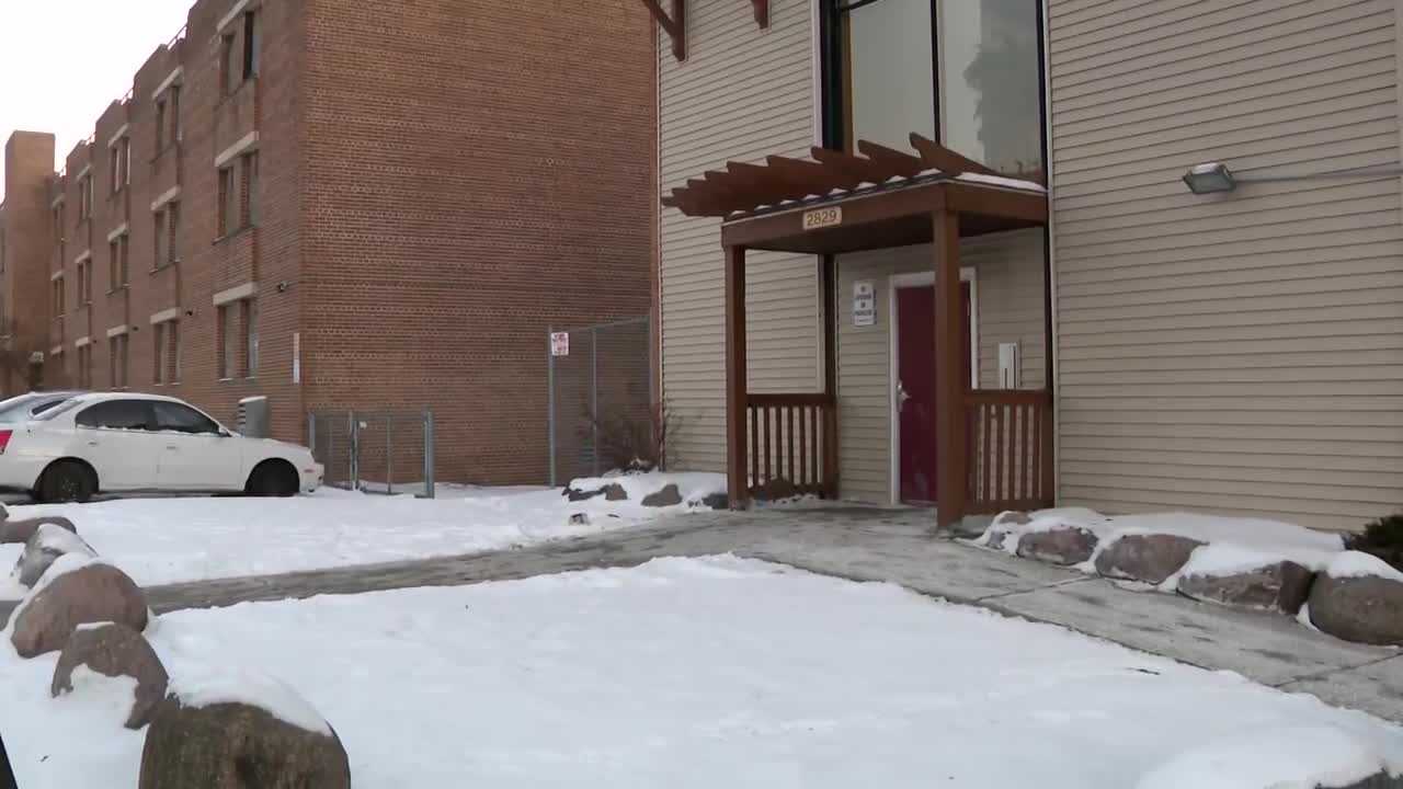 Residents of Milwaukee apartment building evacuated due to lack of heat ...