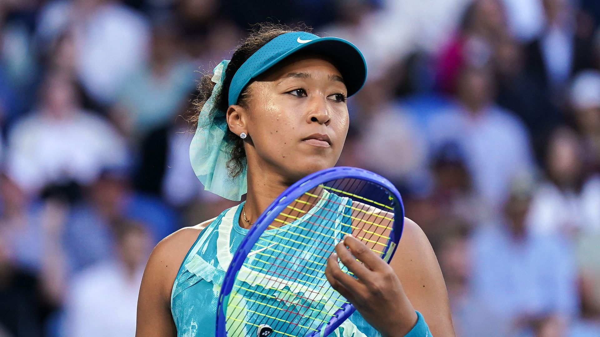 Naomi Osaka apologizes after a tense moment on the court with Sorana ...
