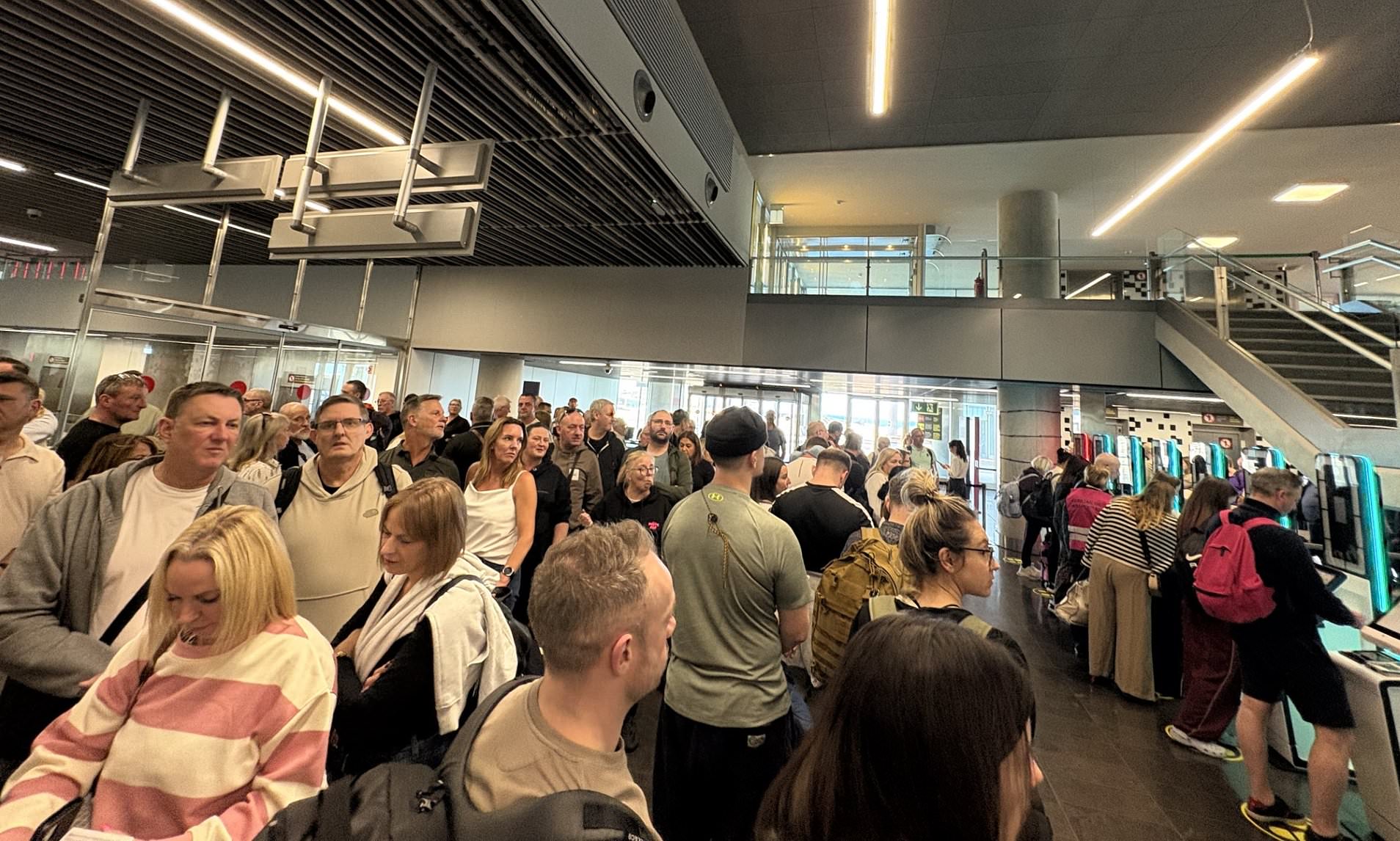 How the entry/exit system is causing gates to crash in Gran Canaria