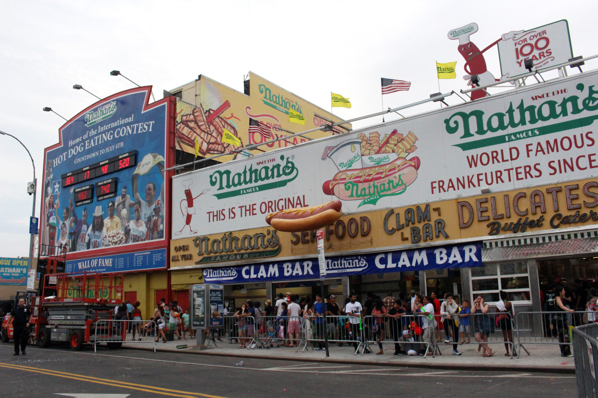 Smithfield Foods acquires Nathan's Famous hot dogs for $450 million ...