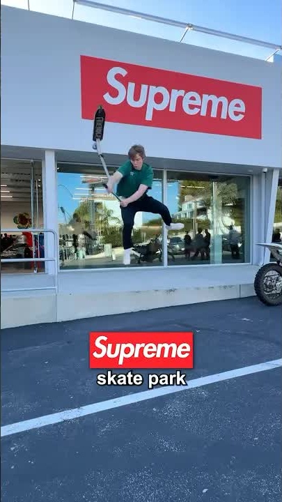 Scooter tricks at Supreme Skatepark Challenge