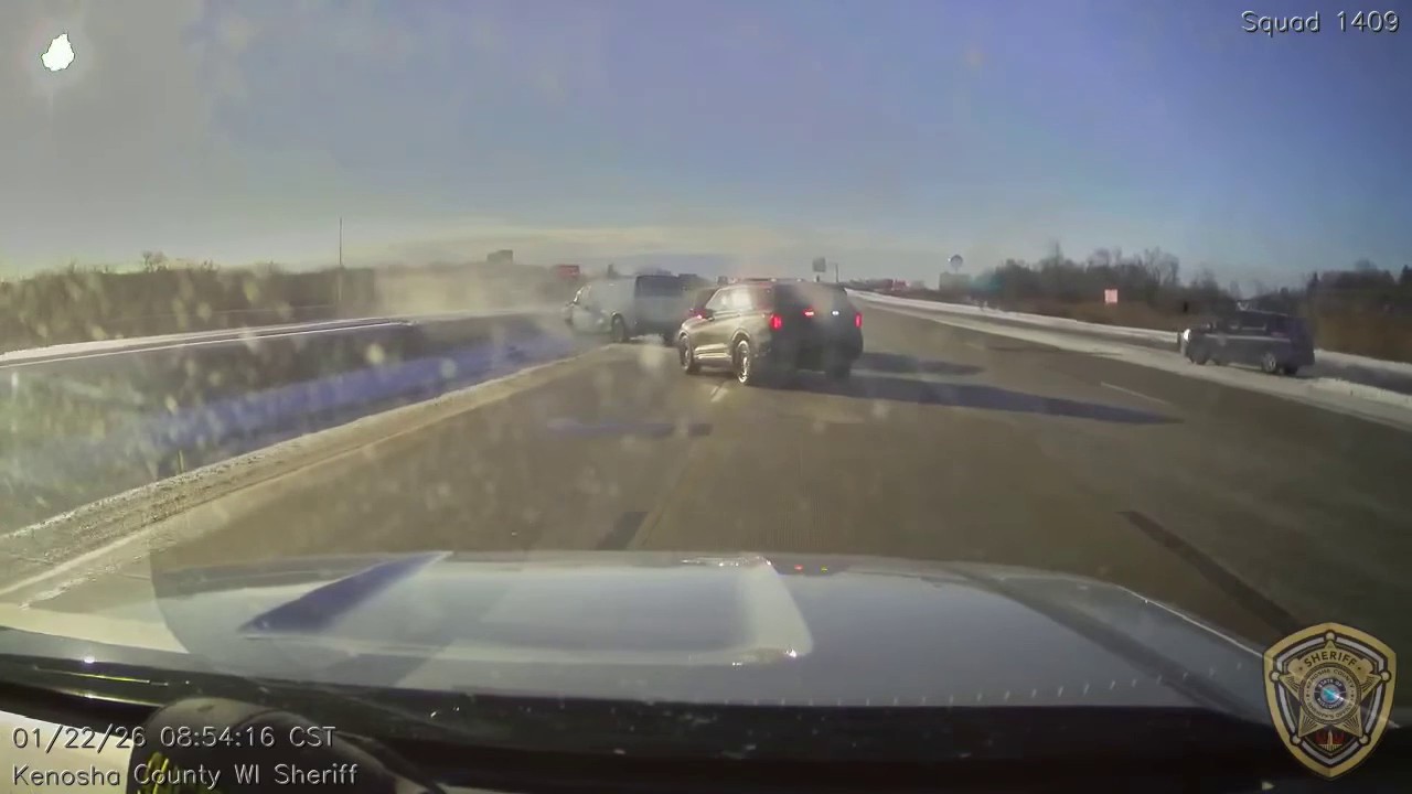 Kenosha County police chase of stolen vehicle ends with crash