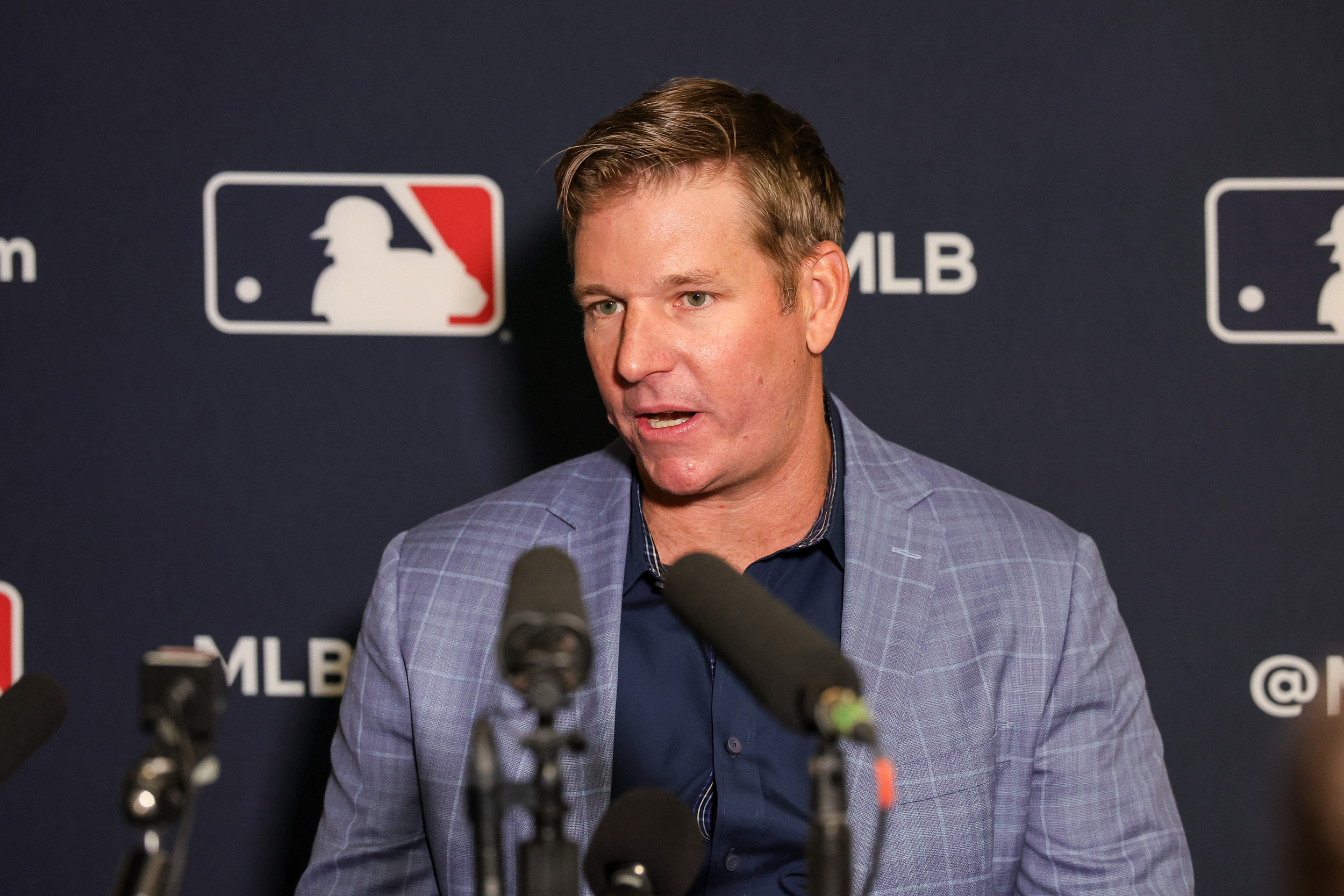 Marlins acquire prospect Carlos Martinez from Giants