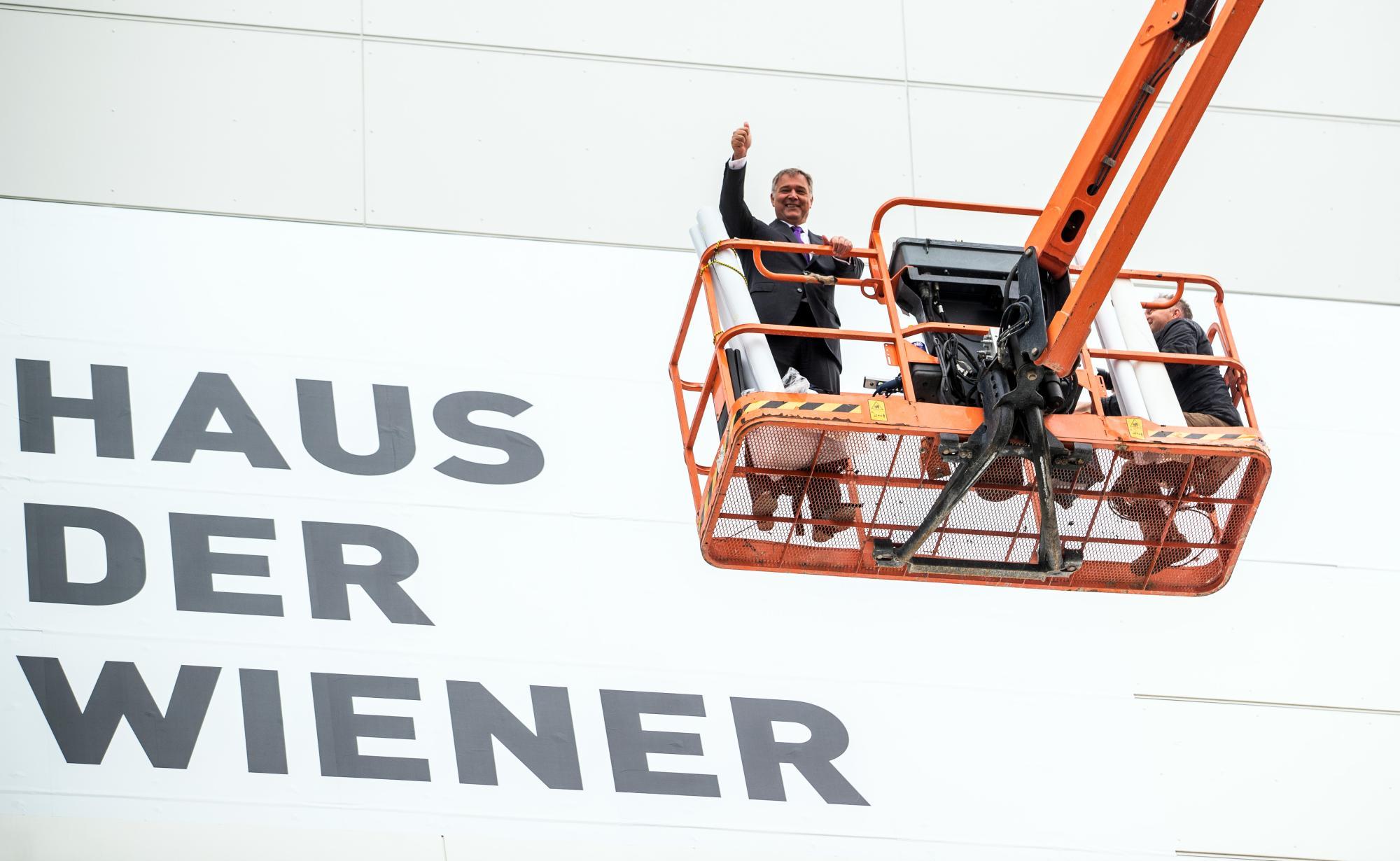 Graf Walter Ruck: Kritik an Schloss-Büro und Immo-Deals