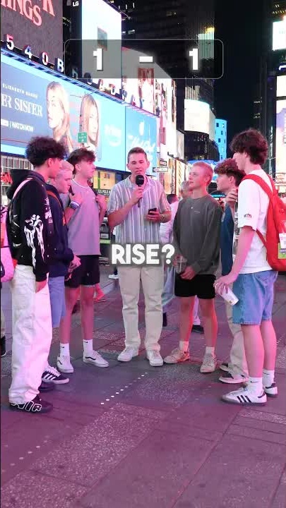 Times Square trivia: broke vs rich friends