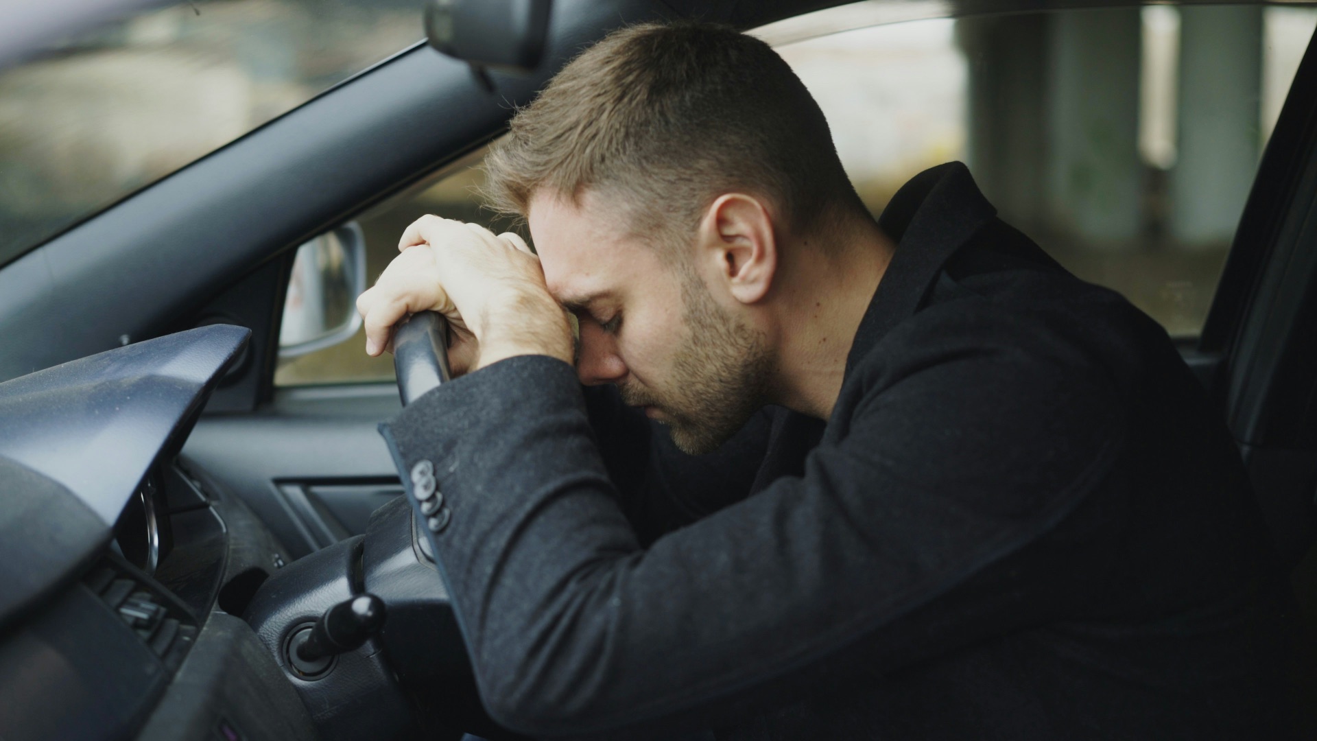 20 thoughts only anxious drivers have