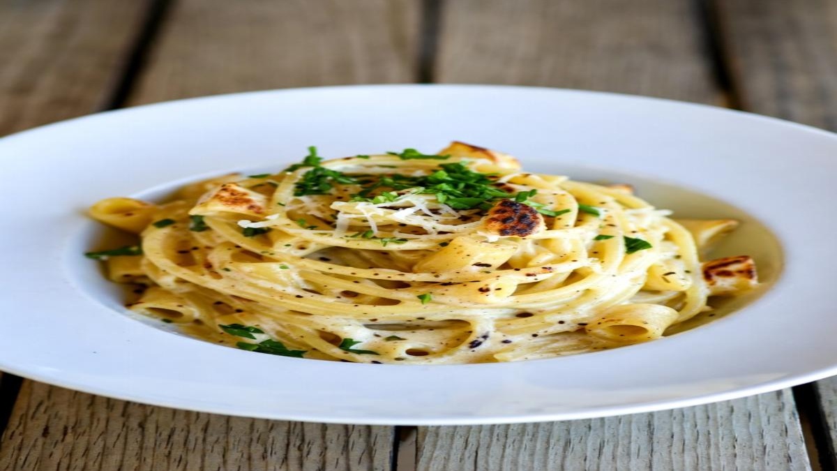 The healthiest way to eat pasta, according to science: Why letting it ...