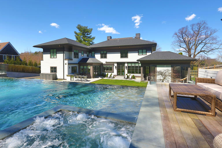 ‘Invisible’ kitchens and cold plunges: What luxury home buyers want in ...