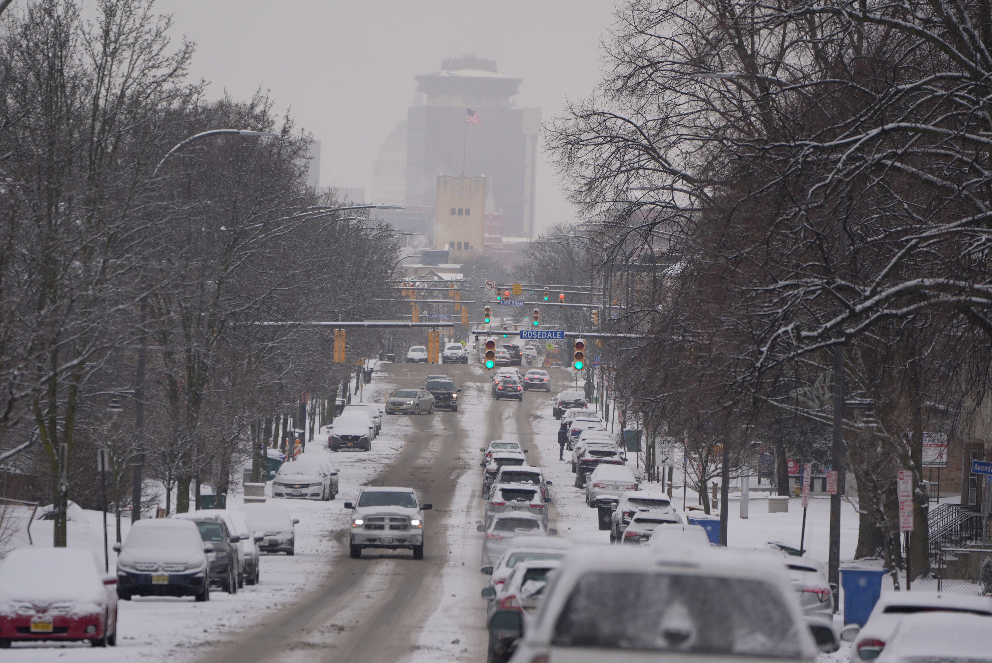 How do city workers prepare for major winter storm?