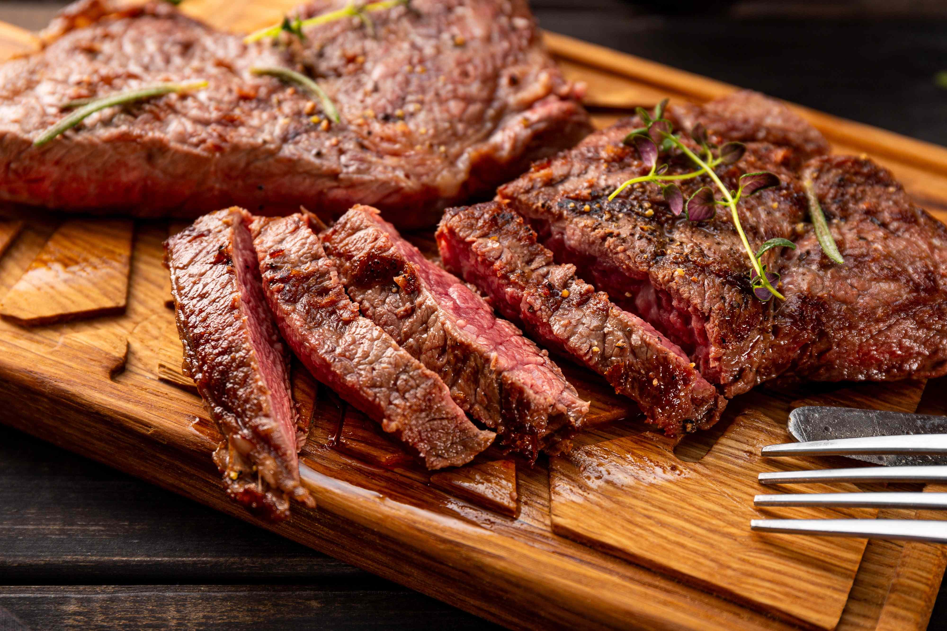 5 side effects of eating too much protein