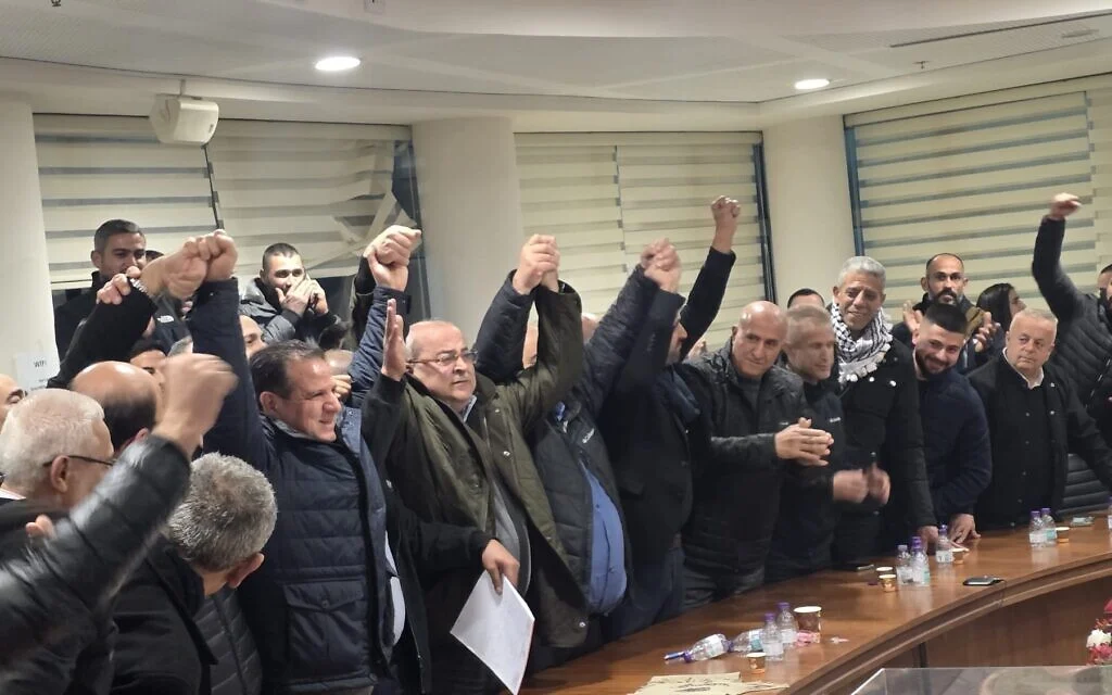 Under pressure, Arab Knesset parties sign agreement to work toward ...