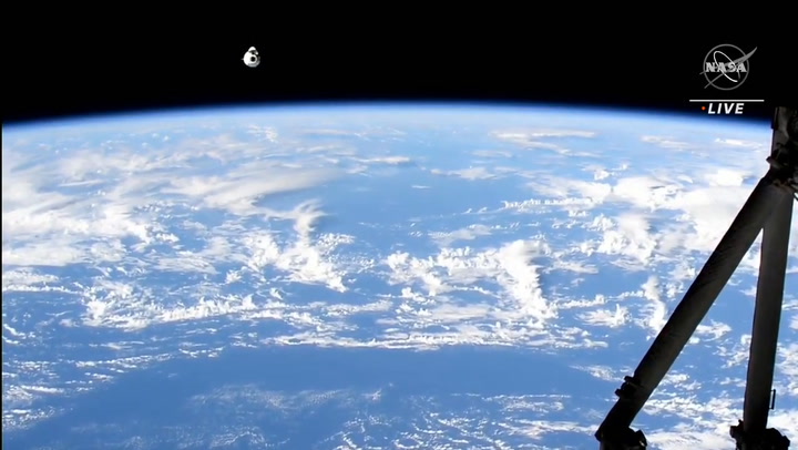Watch SpaceX's CRS-27 Cargo Dragon approaching and docking with space ...