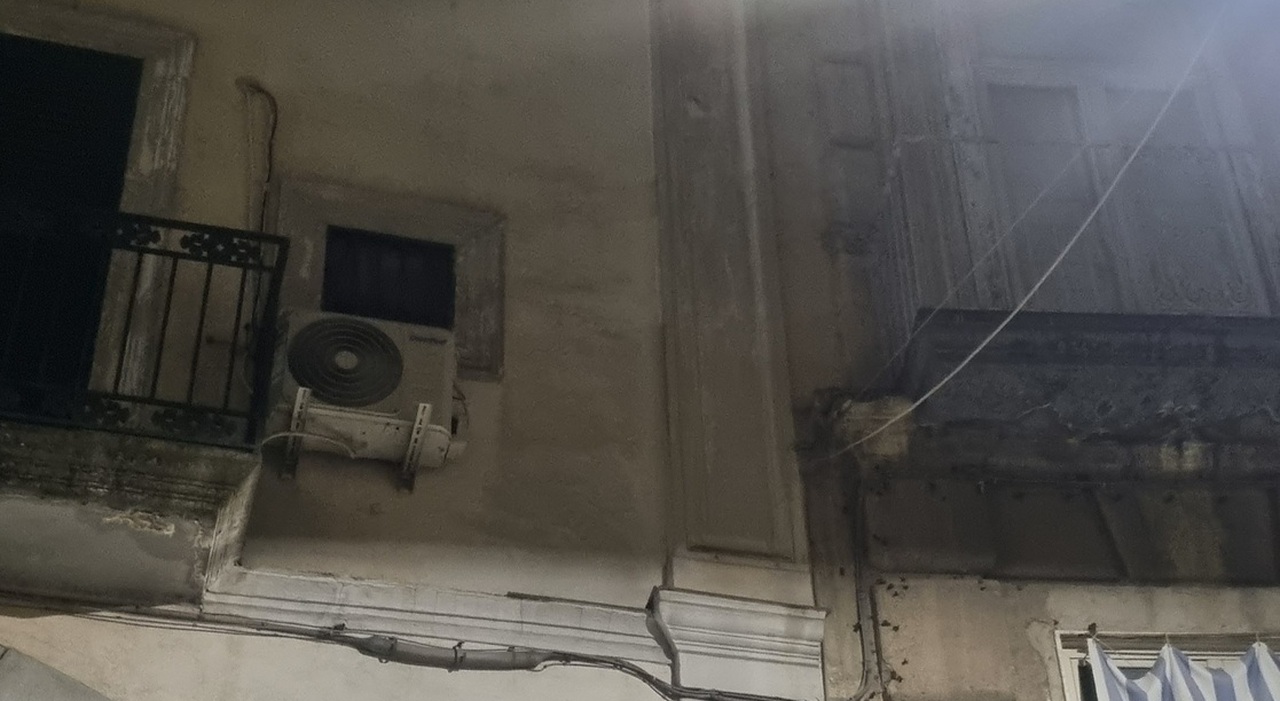 Casoria, rischio crollo di un palazzo in via Cavour: famiglie ...