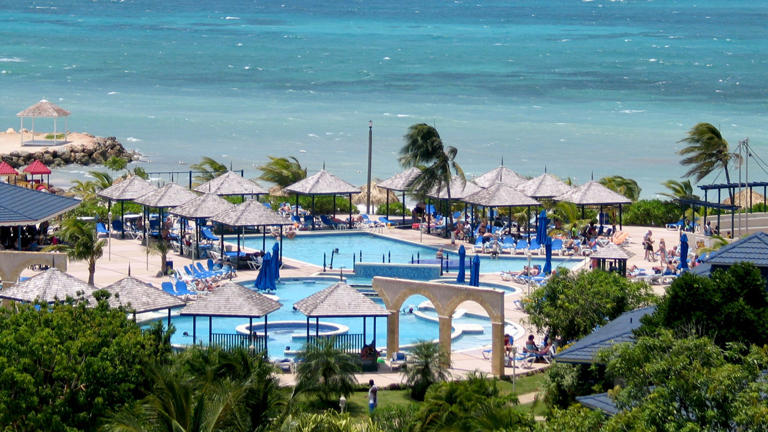 Officials change travel alert for spring break hot spot while warning ...