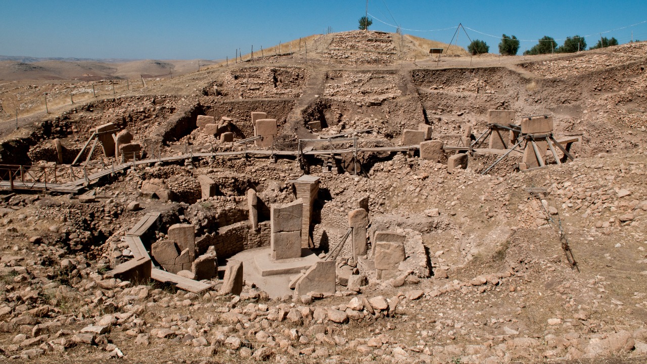 Ancient mega-structure baffles scientists who can't explain how it exists