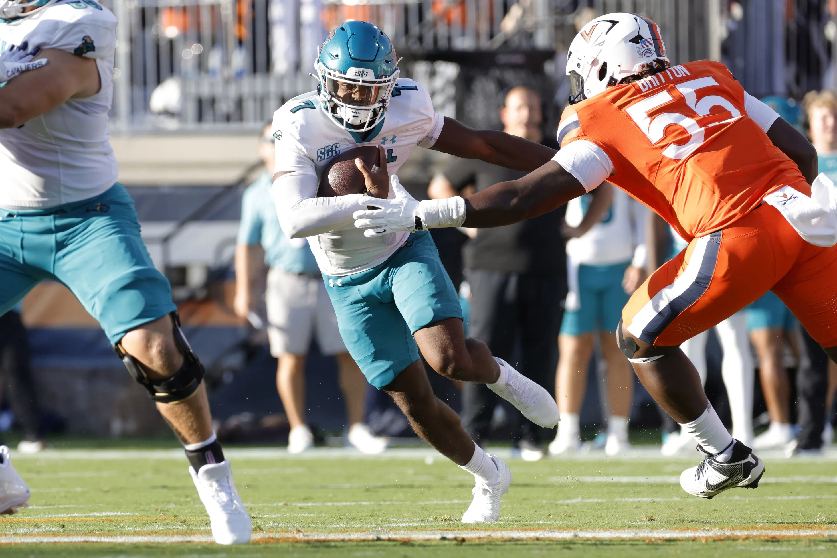 Texas adds MJ Morris to provide experienced backup behind Arch Manning