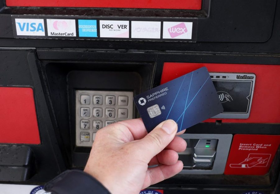 Trump urges Congress to cap credit card interest rates at 10%