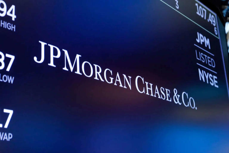 JPMorgan Chase stock price: Why are US banking giant shares rising?