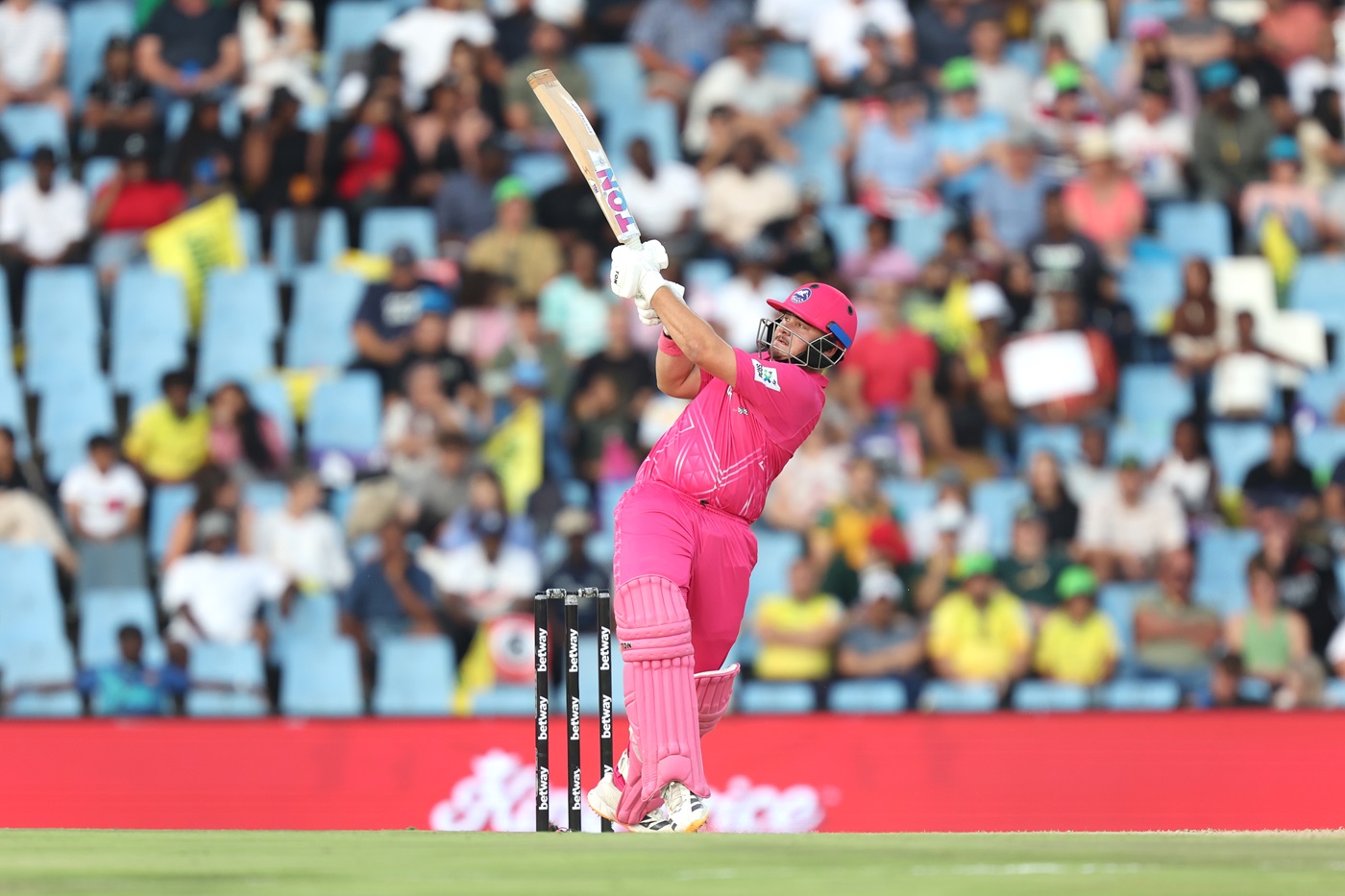 Pretorius, Viljoen lead the way as Royals knock out JSK