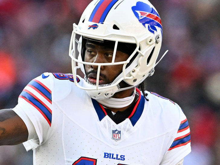 Bills WR Brandin Cooks claps back after controversial call, 'It was a ...