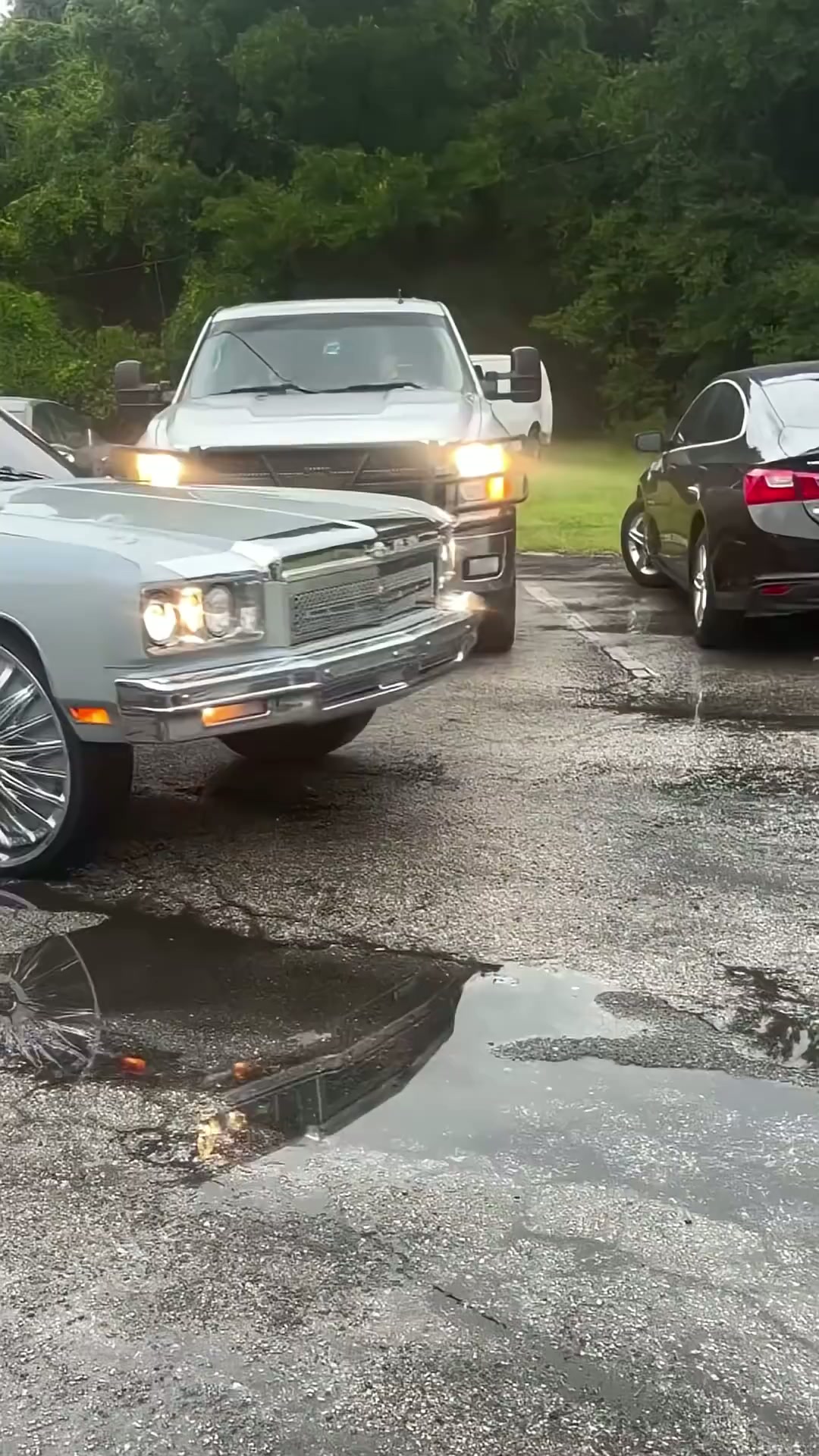 75 Chevy vert on 28” DUB floaters