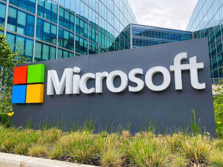 Trade Microsoft stock before earnings with this bull call spread