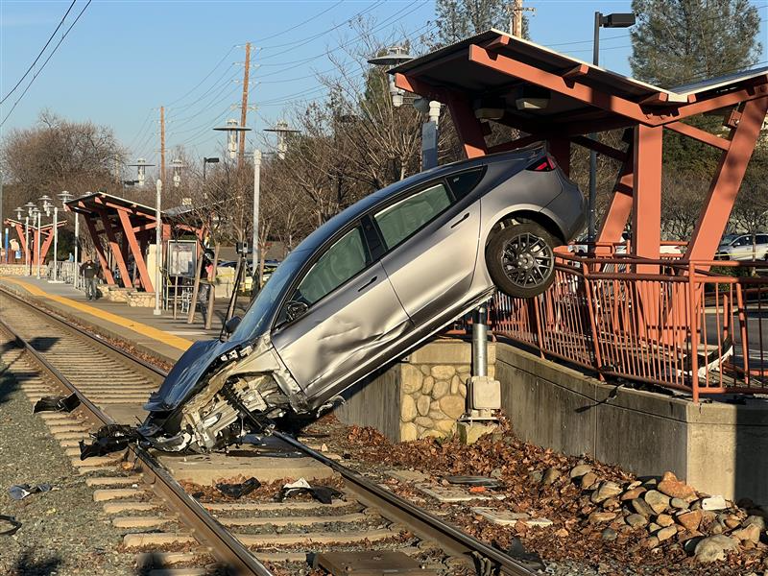 Vehicle crashes into light rail station in Folsom, killing 1 and ...