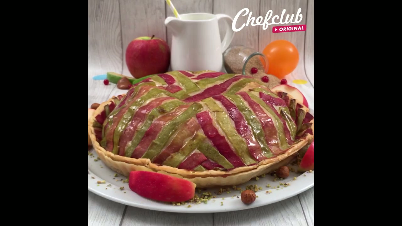 Bolo cremoso de maçã com caramelo