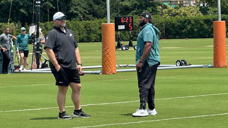 Falcons want to interview Eagles exec Joe Douglas