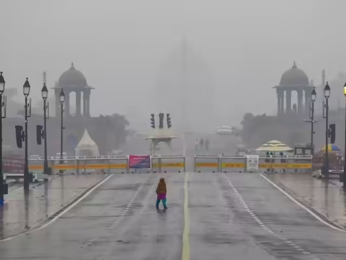 Delhi-NCR hit by thunderstorms & moderate rain; temperatures expected ...