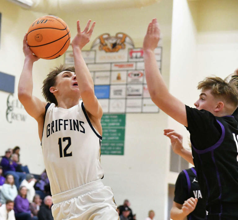Father McGivney boys fall in Litchfield, girls win in Belleville