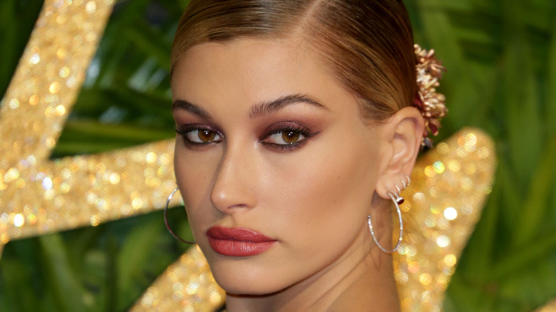 TikTok's 'supermodel face lift' makeup hack employs a single rule for ...