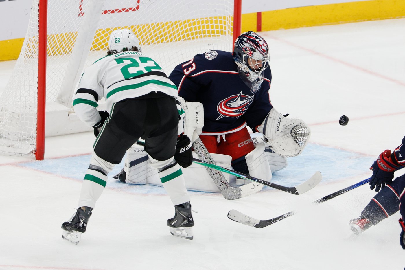 Jet Greaves makes 28 saves, Zach Werenski scores to lead Blue Jackets ...