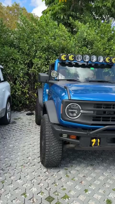 Ford Bronco Sasquatch vs Land Rover Defender: ¿Cuál es el rey del off-road?