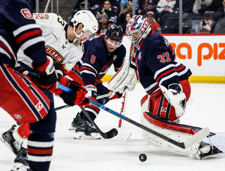 Winnipeg Jets fall to Panthers 2-1 in a shootout