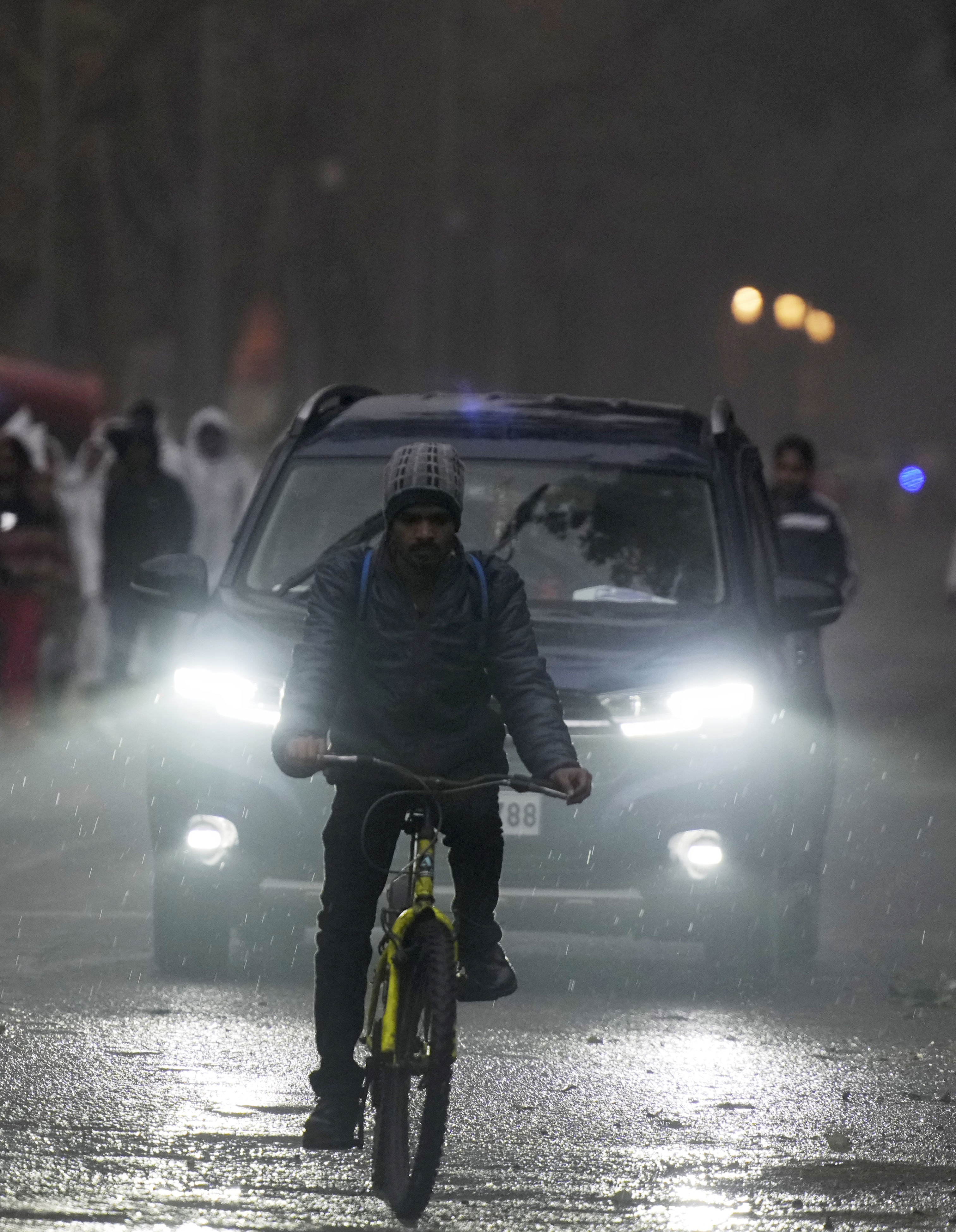 Delhi gets first rain of the year, air quality improves