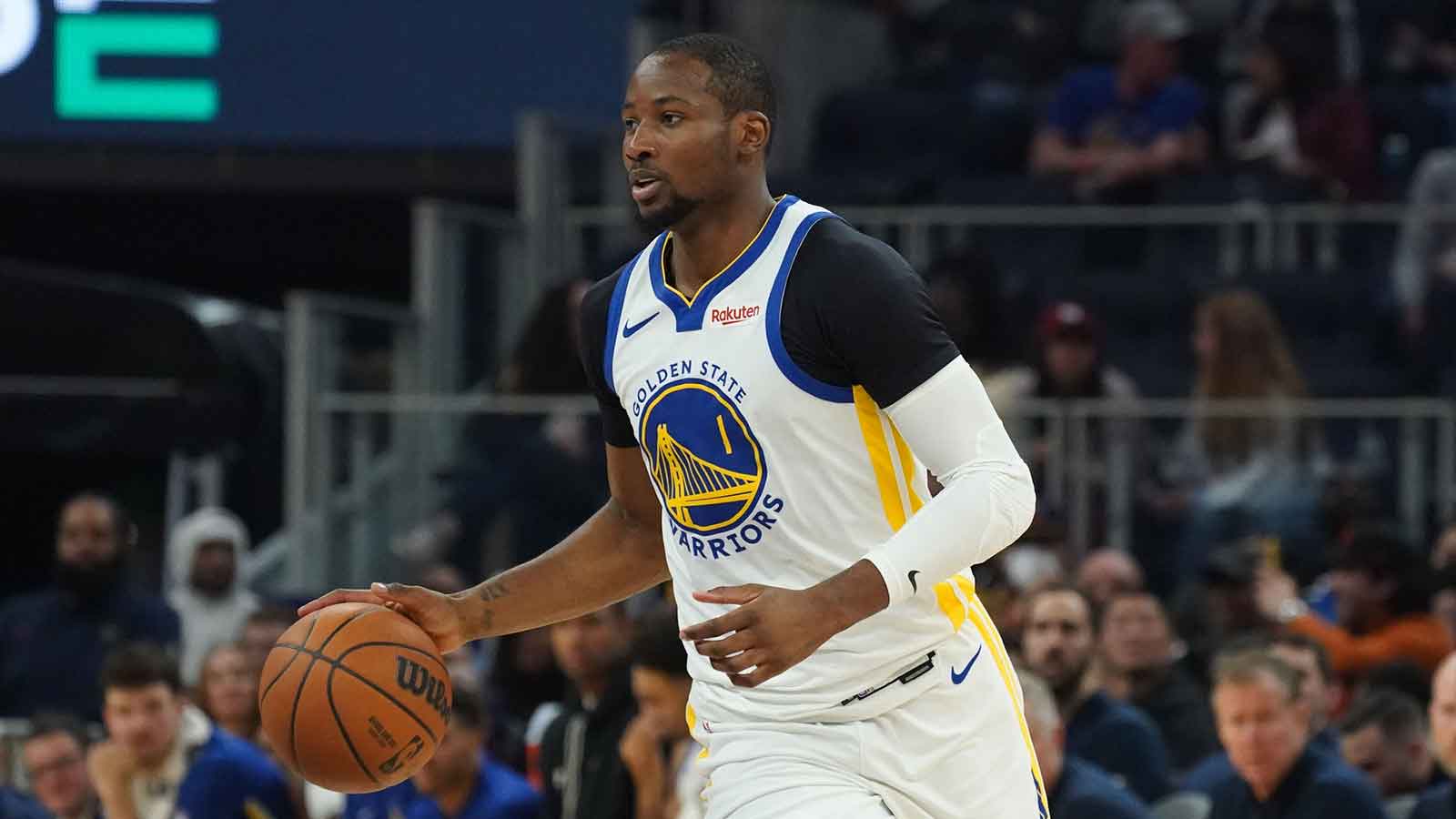 Warriors’ Jonathan Kuminga leaves game vs. Mavericks with knee injury