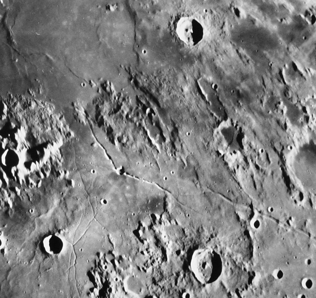 The sky this week from January 23 to 30: A hoofprint on the moon