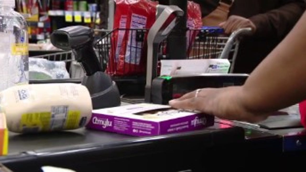 Houston winter storm: Stores bring in extra stock as bottled water ...