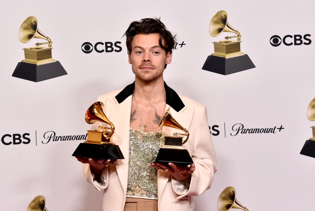 Harry Styles takes you dancing with new single "Aperture"