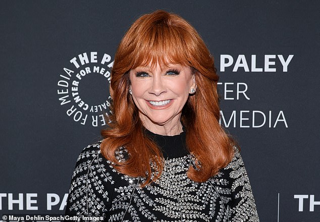 Reba McEntire reveals how Dolly Parton helped after her entire band ...