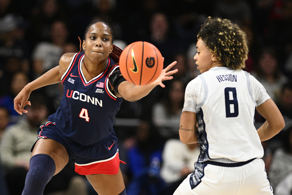 Sarah Strong, Azzi Fudd and top-ranked UConn roll past Georgetown 83-42