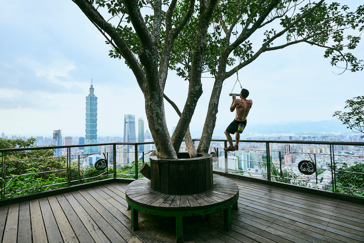 What time is Skyscraper Live on Netflix? Full list of start times in UK ...