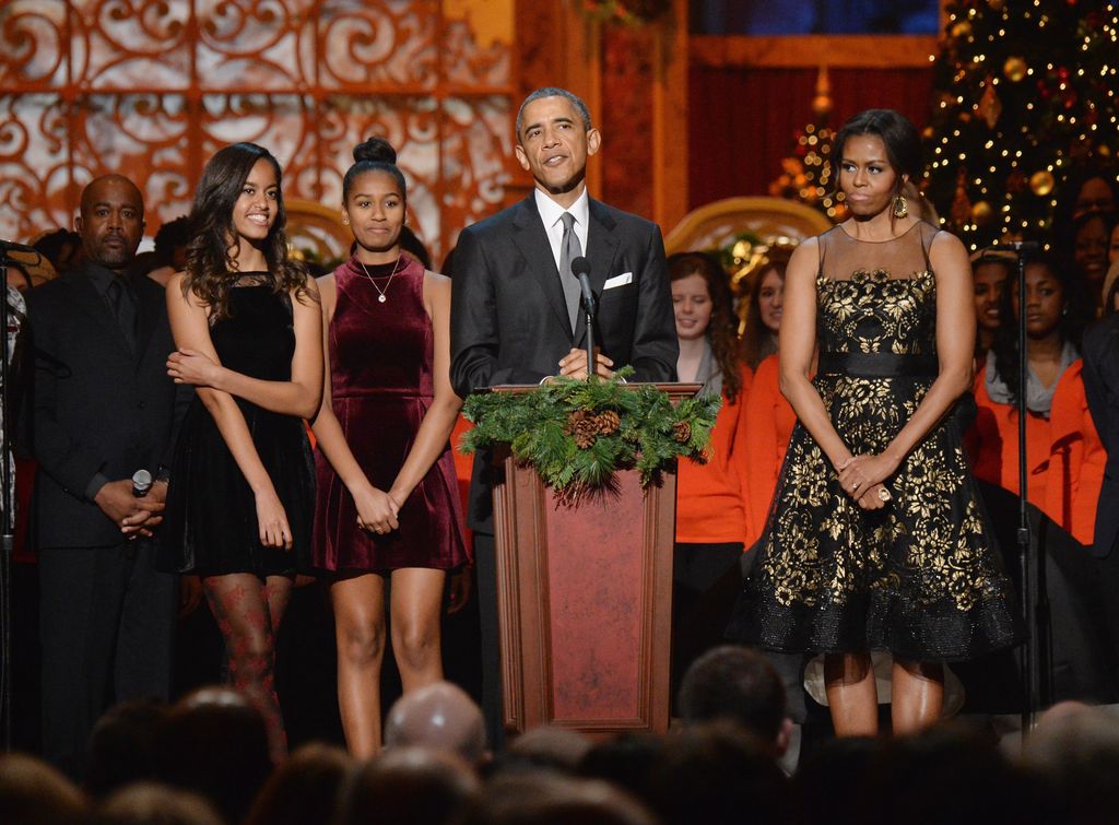 Malia and Sasha Obama are glowing in rare new appearance