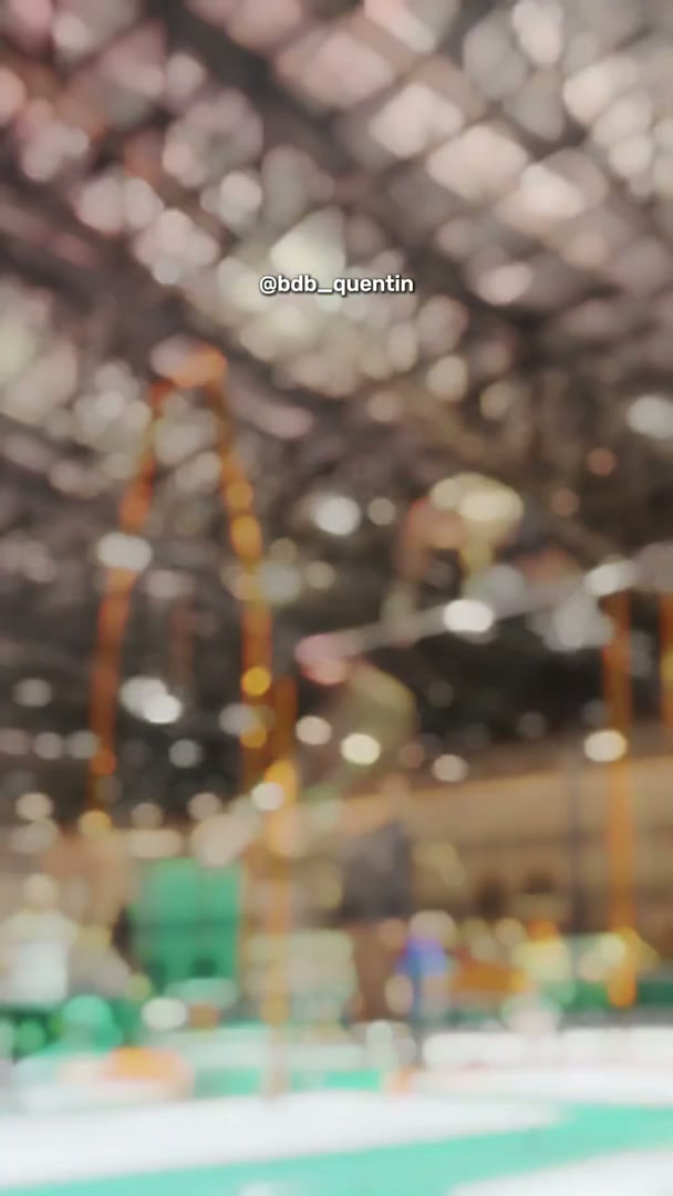 This looks so cool + sticky feet