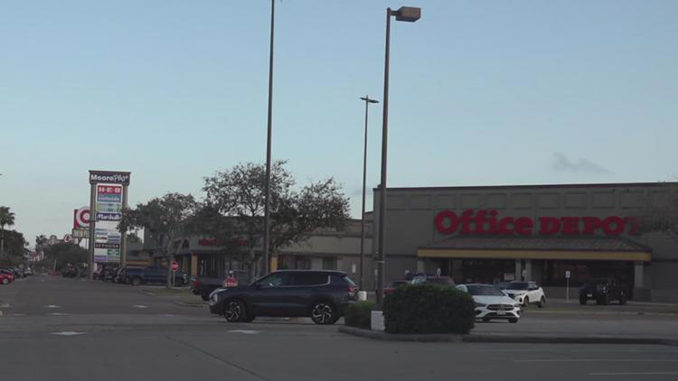 Moore Plaza, Huntington Square sold to new owners amid strong retail ...