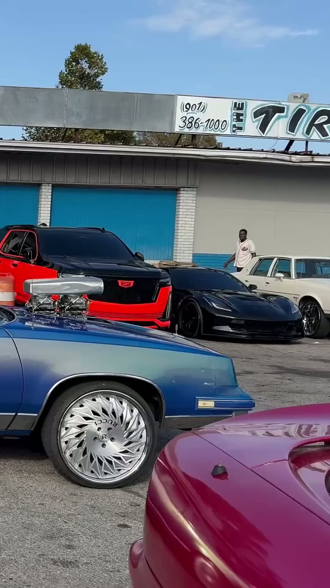 Outrageous heavy motor cutlass on 24’s