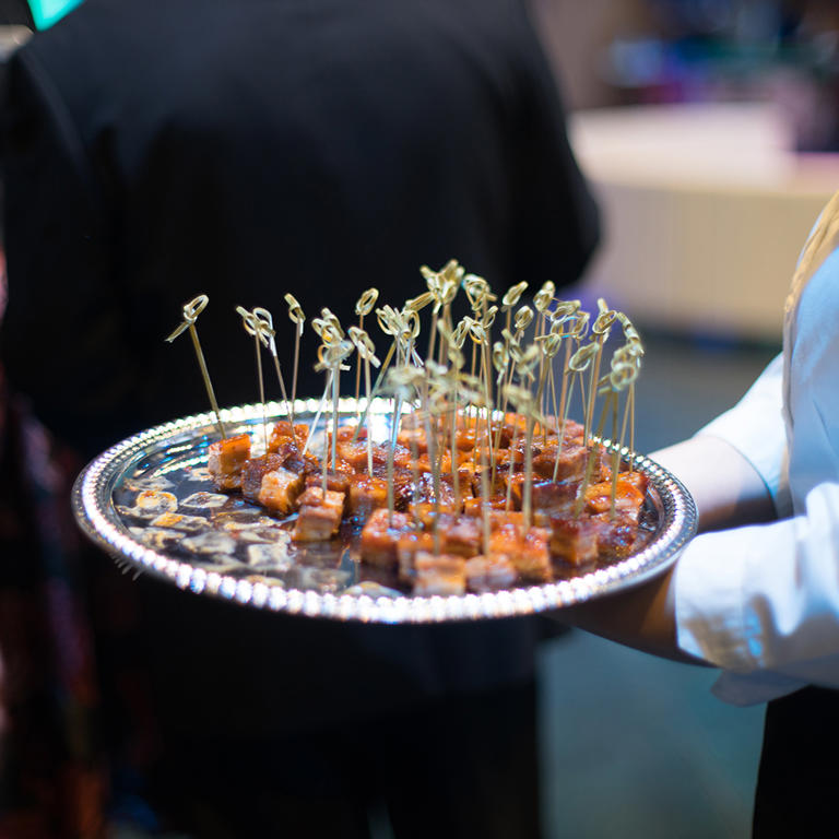 ‘Kisses and Fishes’: Loveland Living Planet Aquarium to host Valentines ...