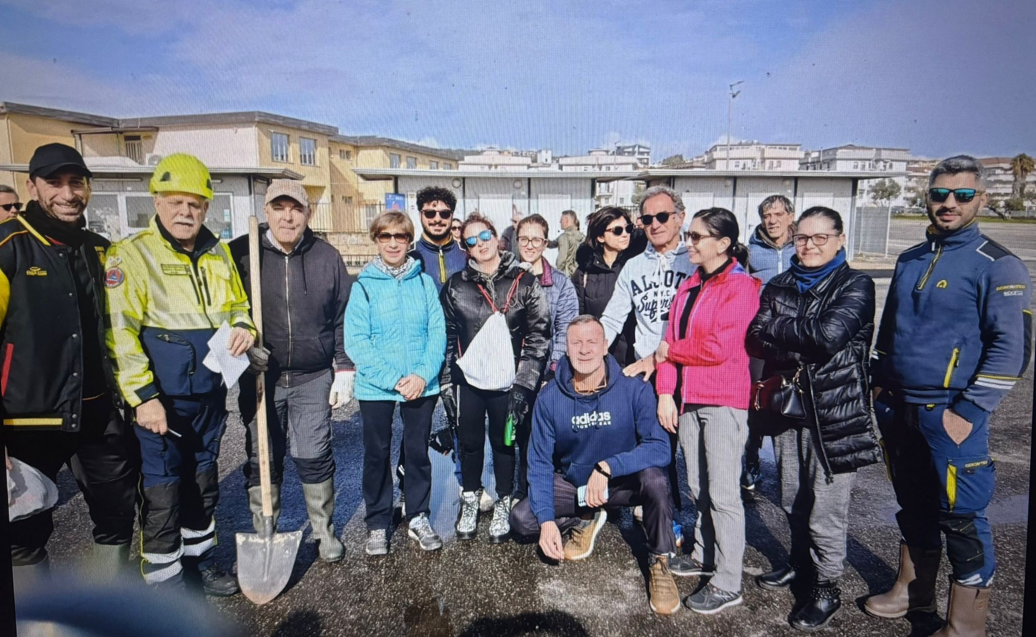 Ciclone Harry, il cuore generoso di Catanzaro. Volontari al lavoro sin ...